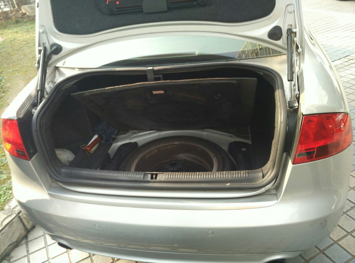 奥迪a4后备箱细节图,奥迪a4l工具箱详解,奥迪a4l正极搭线图_大山谷图库