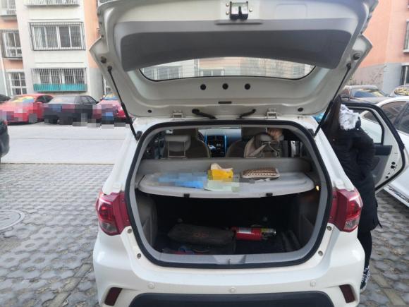 【北京二手车】北汽新能源EV系列能卖多少钱2015款 EV160 轻秀版_天天拍车