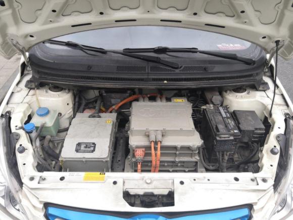 【上海二手车】北汽新能源EV系列能卖多少钱2016款 EV160 轻快版_天天拍车